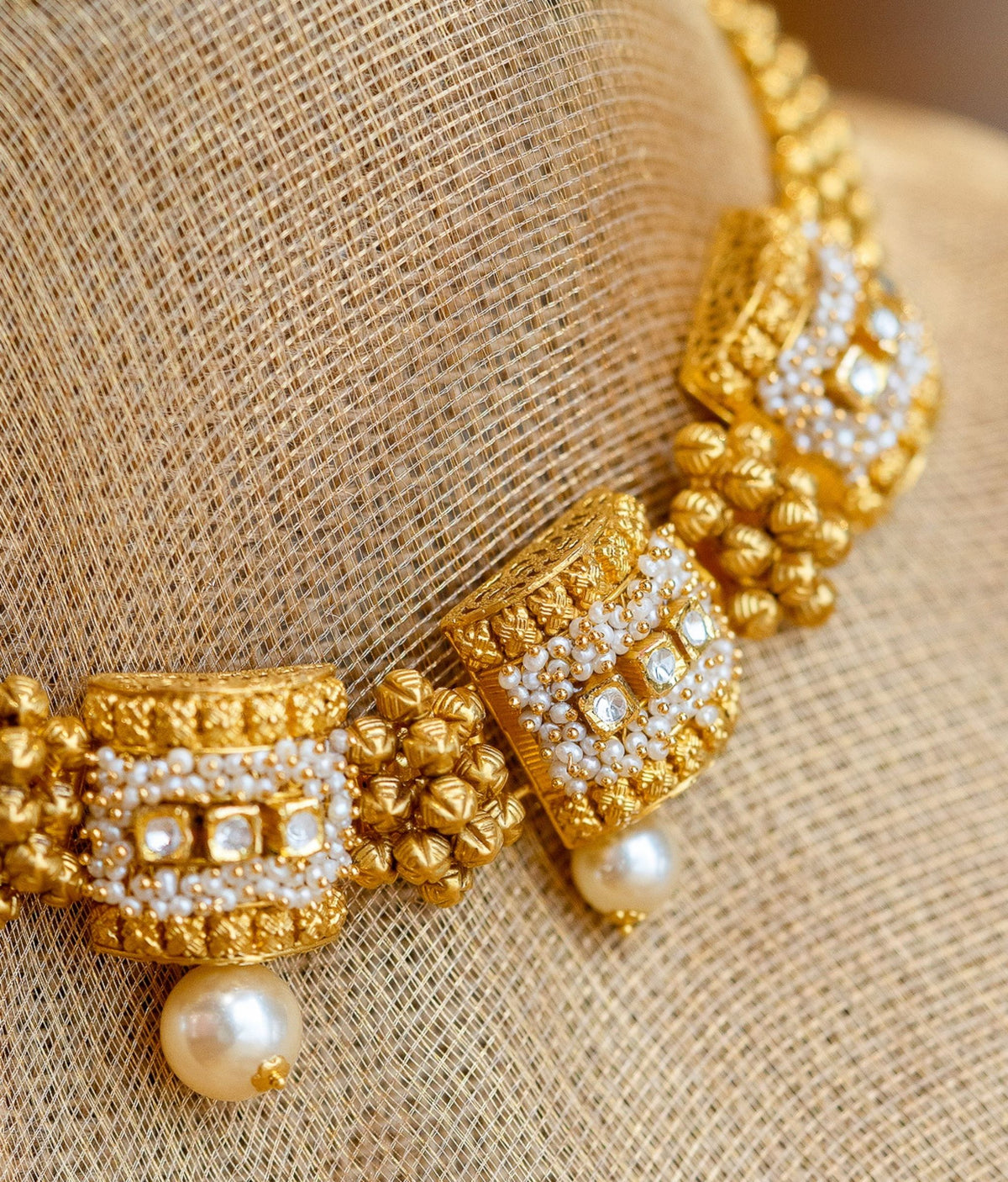 Naina 22K Gold Choker Set With Studs - R Narayan Jewellers | R Narayan Jewellers