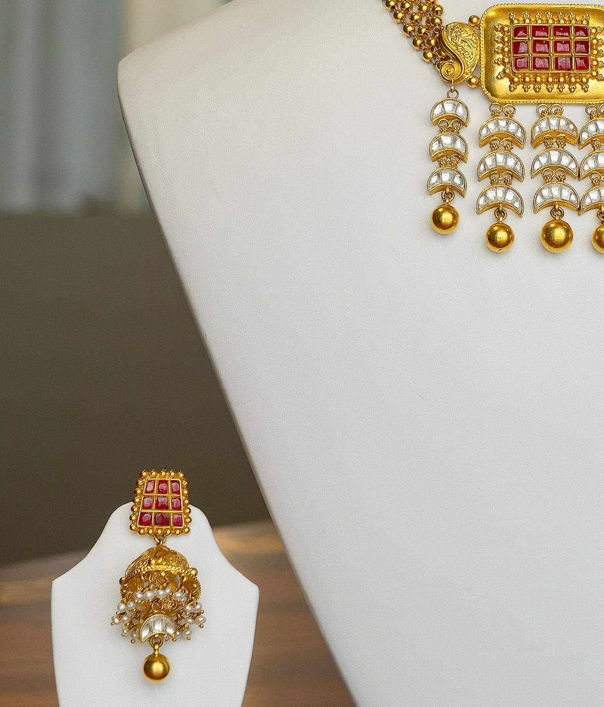 Saachi 22kt Gold Choker Set | R Narayan Jewellers